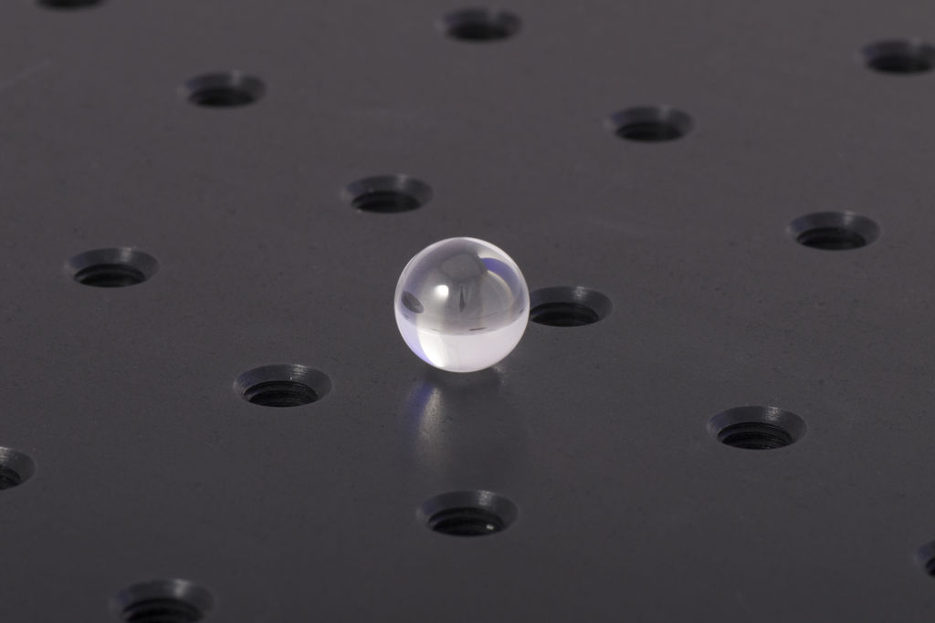 Sapphire and glass ball lenses - Simple convex lenses - Lenses - Comar ...